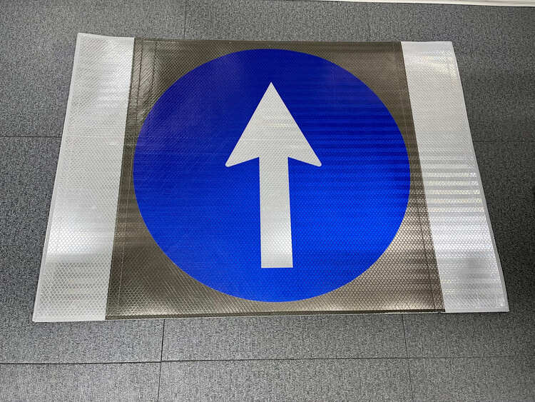 PVC Waterproof Micro Prisms Tripod Temporary Traffic Signs | Prismatic ...