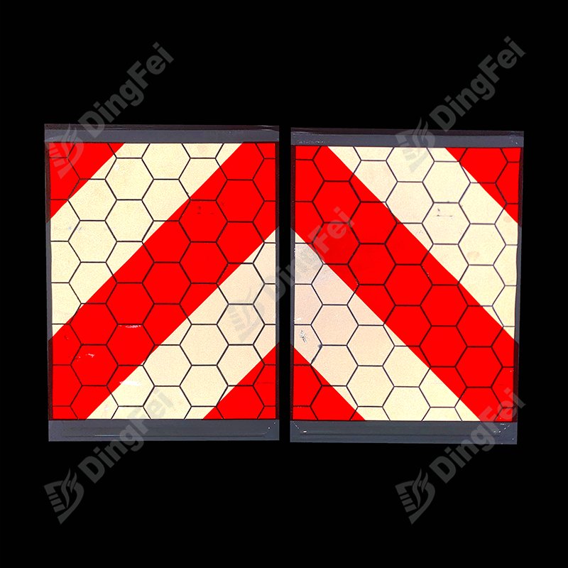 Tail Lift Warning Flags | Prismatic reflective film, PVC cone sleeve ...