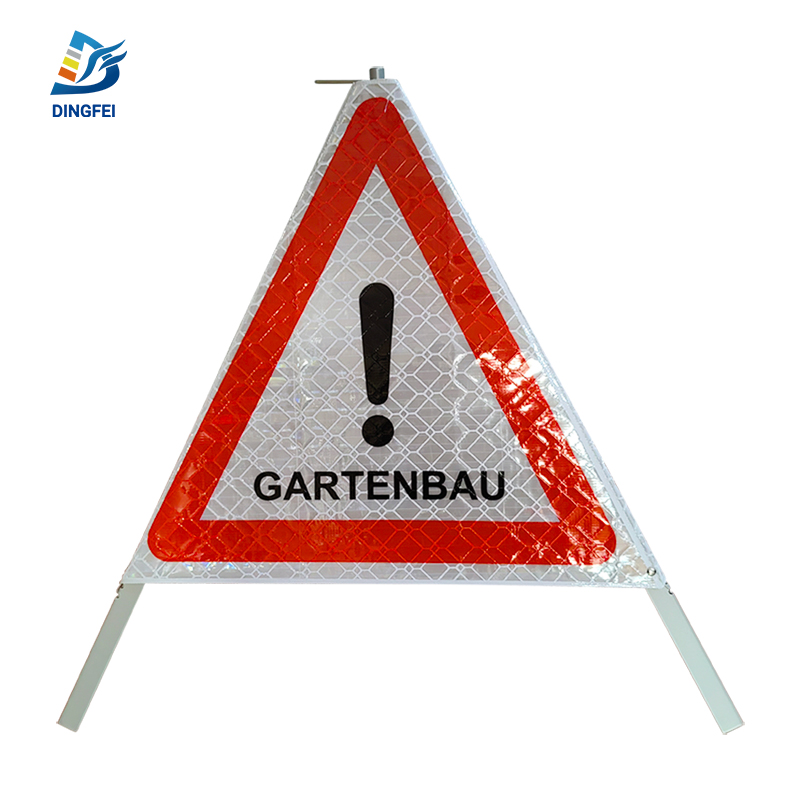GARTENBAU Foldable Reflective Tripod Warning Sign | Prismatic ...